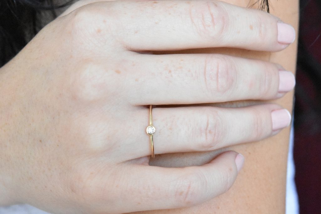 Dainty Diamond Ring - nature shiny