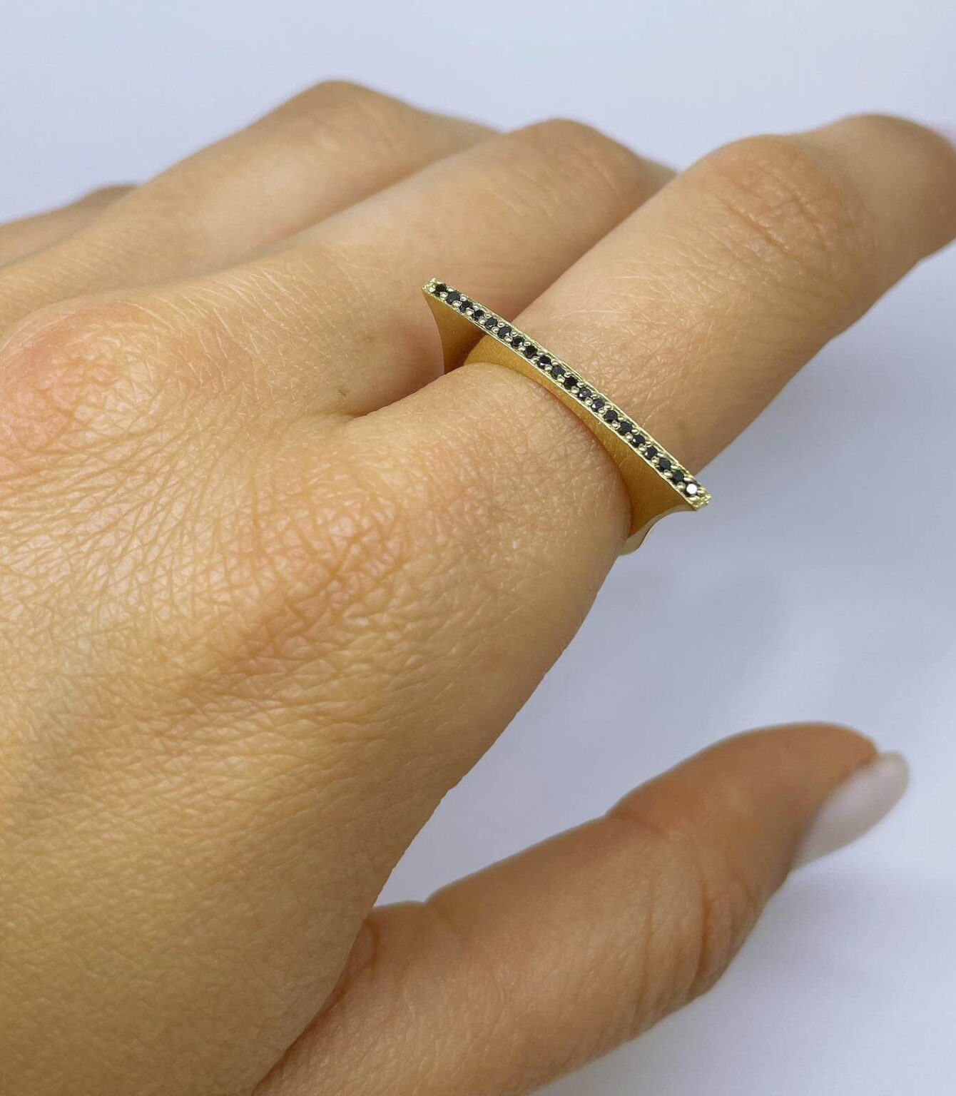 Single Row Black Diamond Ring - nature shiny