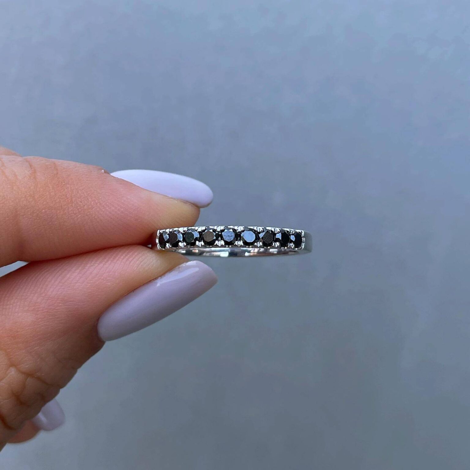 Half Eternity Black Diamond Ring - nature shiny