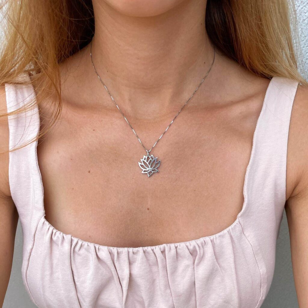 Lotus Flower Diamond Necklace - nature shiny