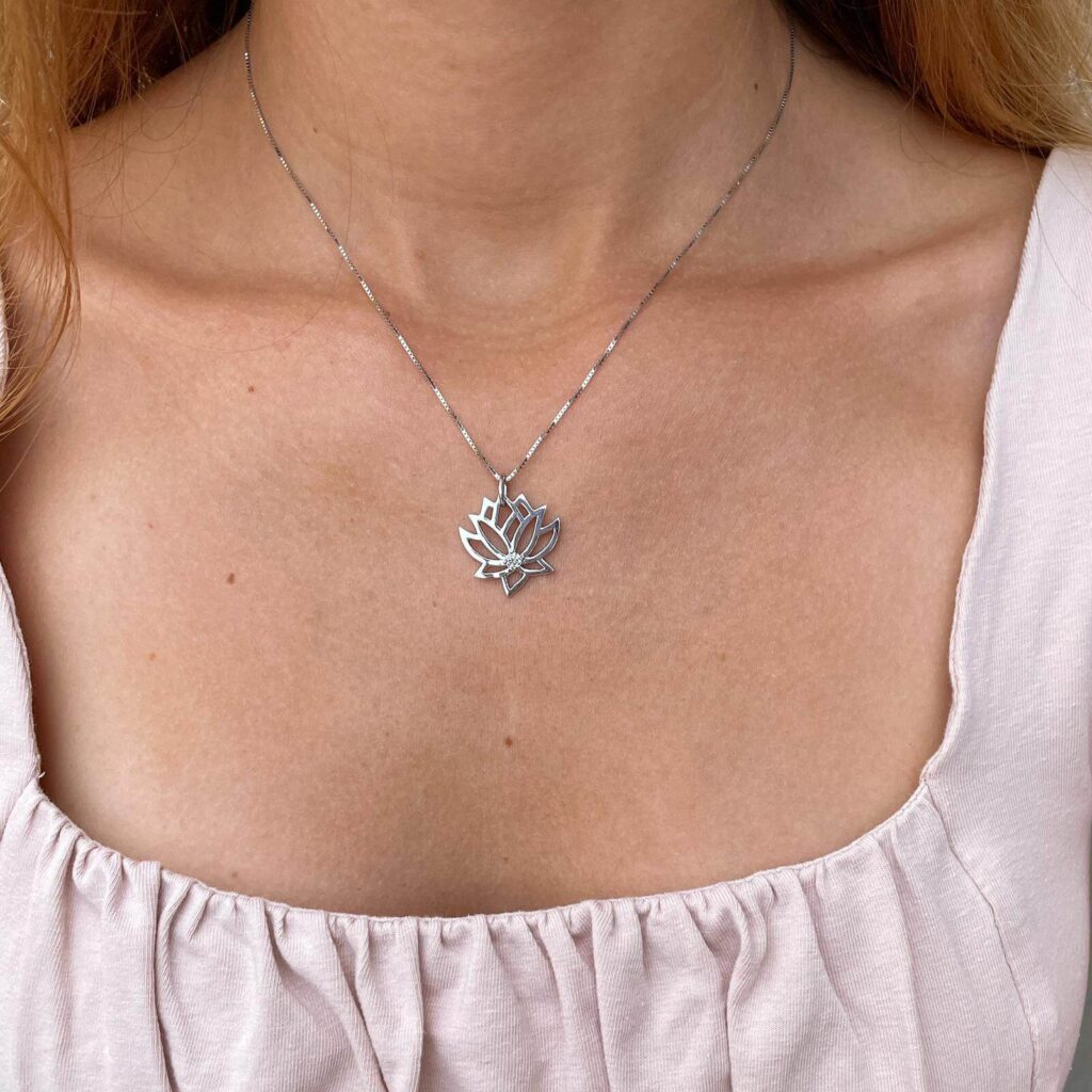 Lotus Flower Diamond Necklace - nature shiny